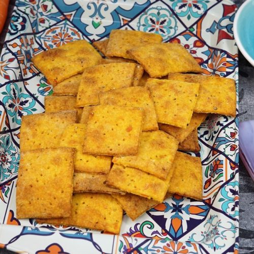 Carrot, Turmeric & Black Pepper Crackers | Moorlands Eater