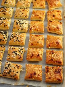 Flaky Cheese Crackers | Moorlands Eater
